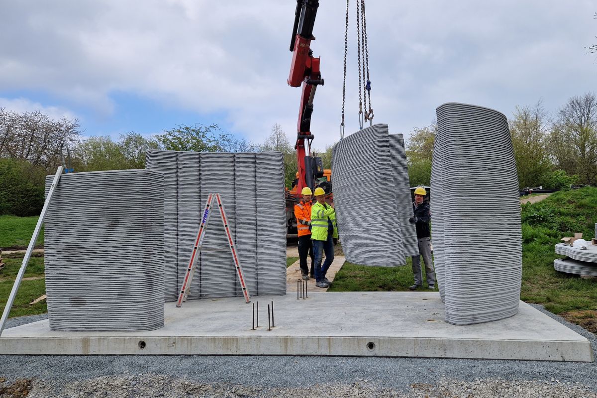 First cement-free concrete “Tiny House” of 3D-printed parts - MC-Bauchemie